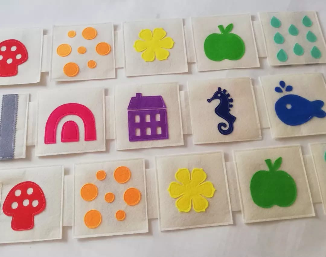 Rainbow Tummy Time Booklet – Bébé Cadeaux