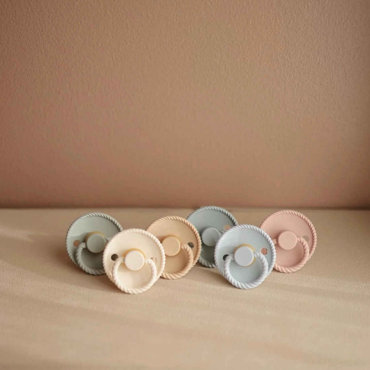 FRIGG Rope Pacifiers (Latex) – Bébé Cadeaux